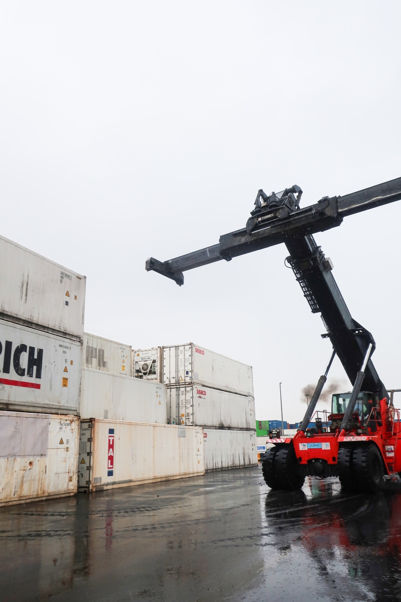 شرکت خدمات دریایی و بندری سی دلف